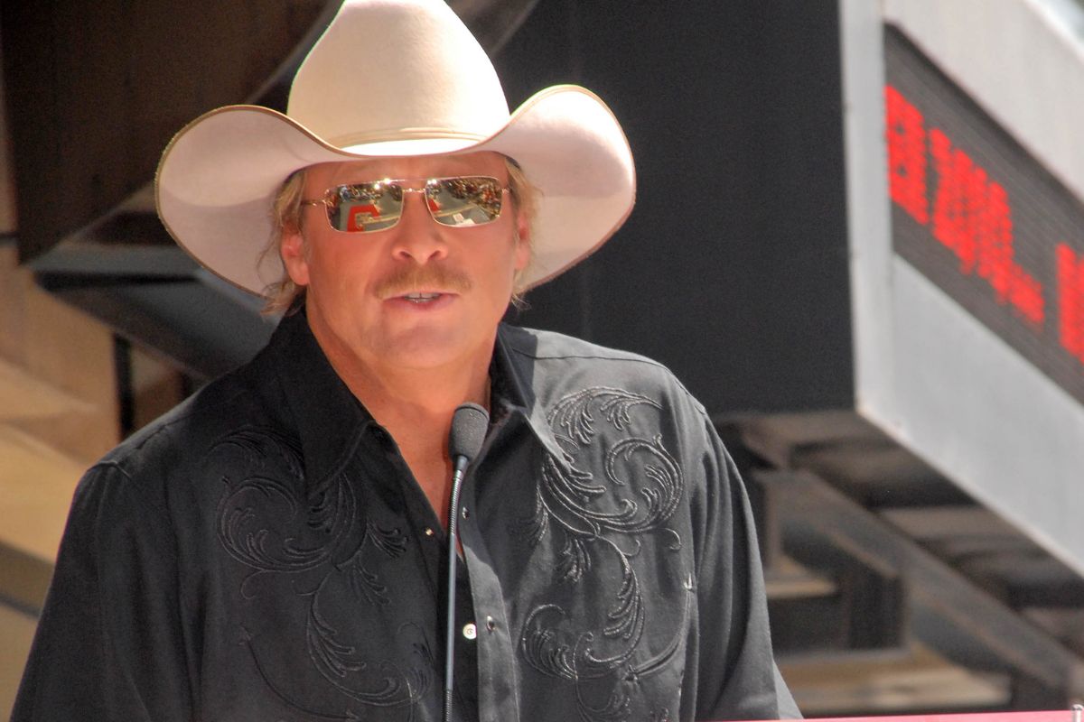 Alan Jackson Has One Last Gift For Fans Before His Final Farewell